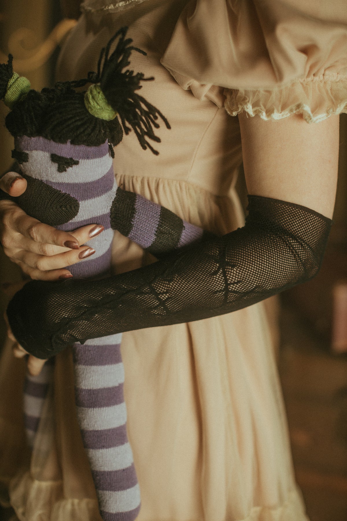 Stitched Up Fishnet Arm Warmers – Sock Dreams