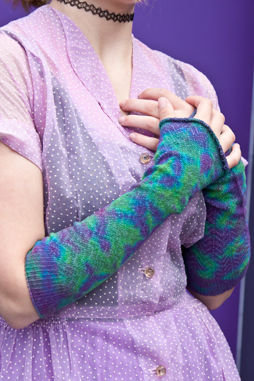 Tie Dye Chevron Sleeves – Sock Dreams